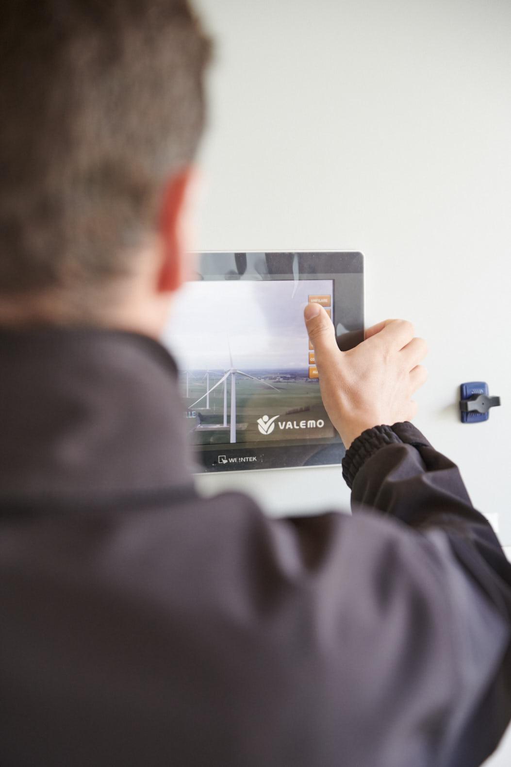 Télégestion : Gérer à distance la production et l'état des parcs ... Télégestion : Gérer à distance la production et l'état des parcs ...